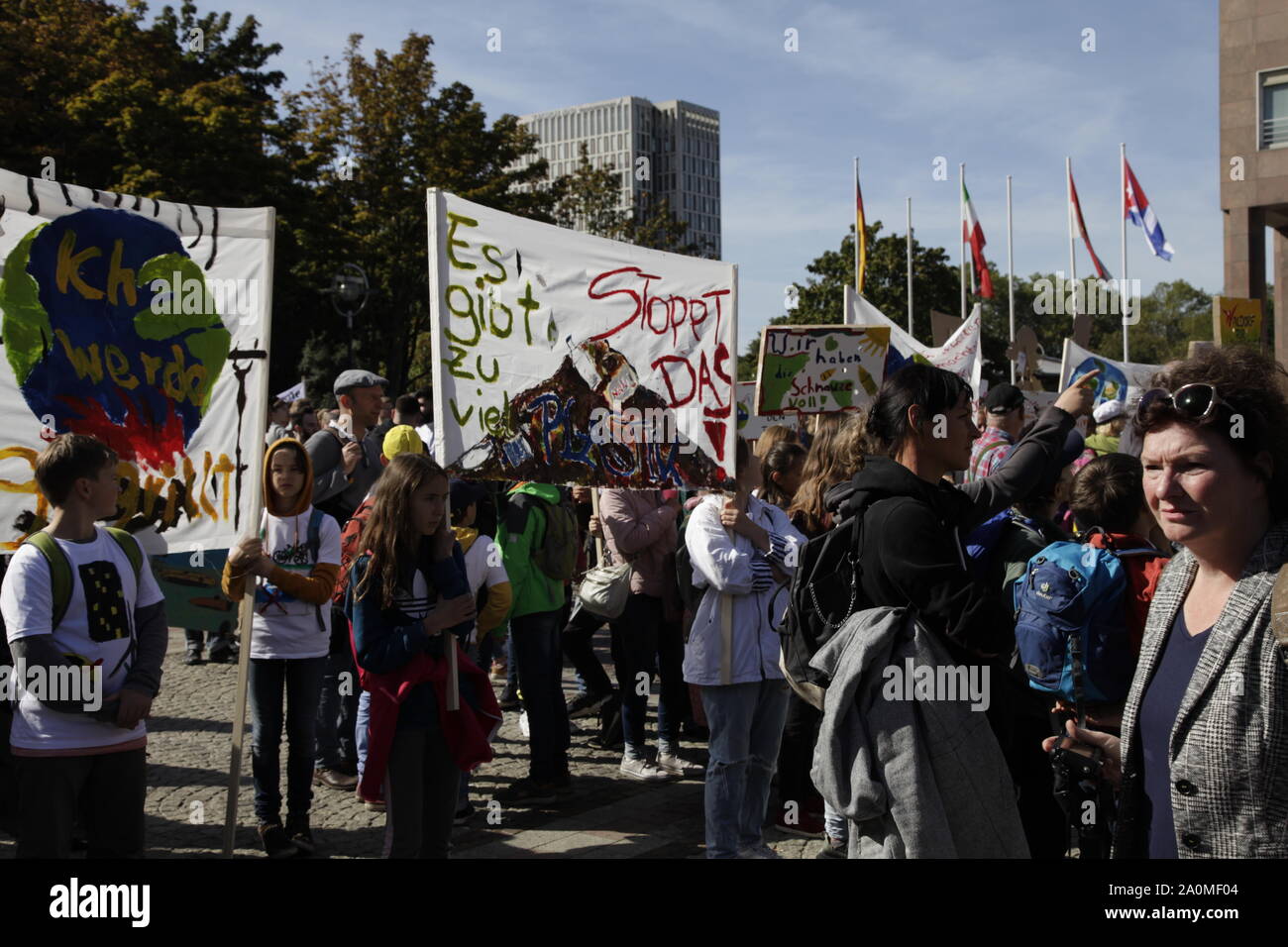 Climate change protesting hi-res stock photography and images - Alamy