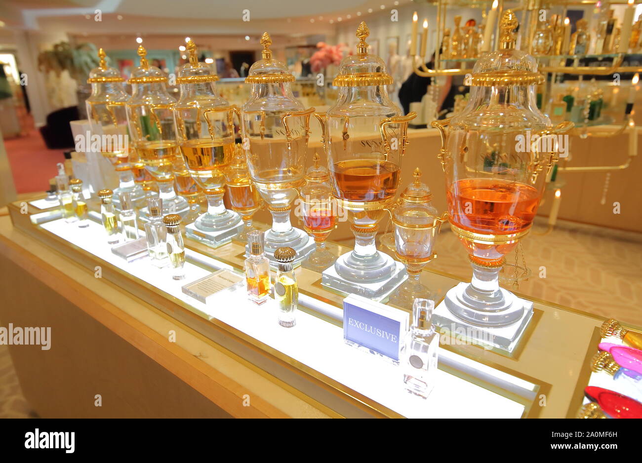 Fortnum mason london perfume hi-res stock photography and images - Alamy