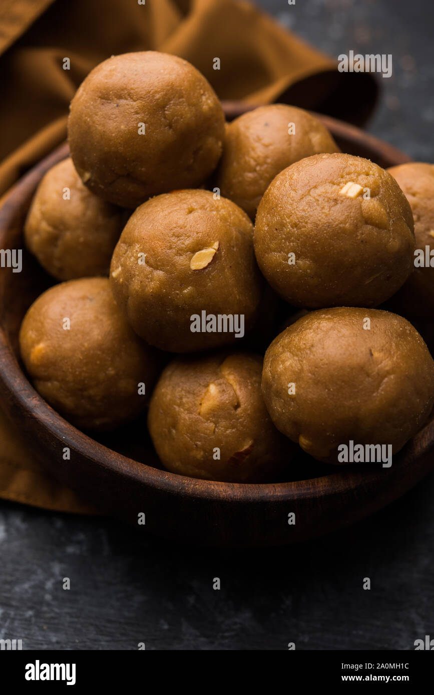 Churma Ladoo / atta laddoo / wheat flour laddu made using ghee and ...