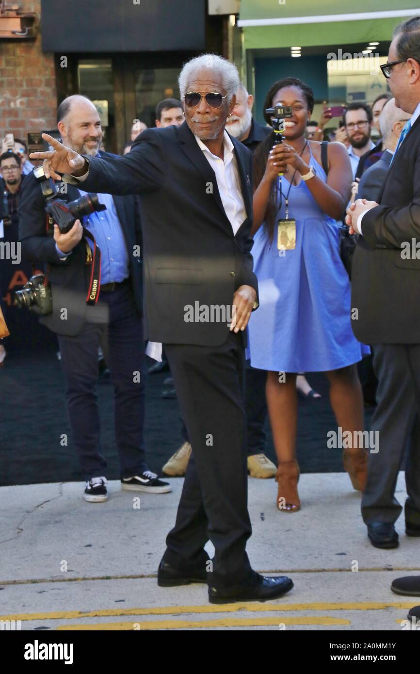 Morgan Freeman and Piper Perabo arrive to the black carpet for the ...