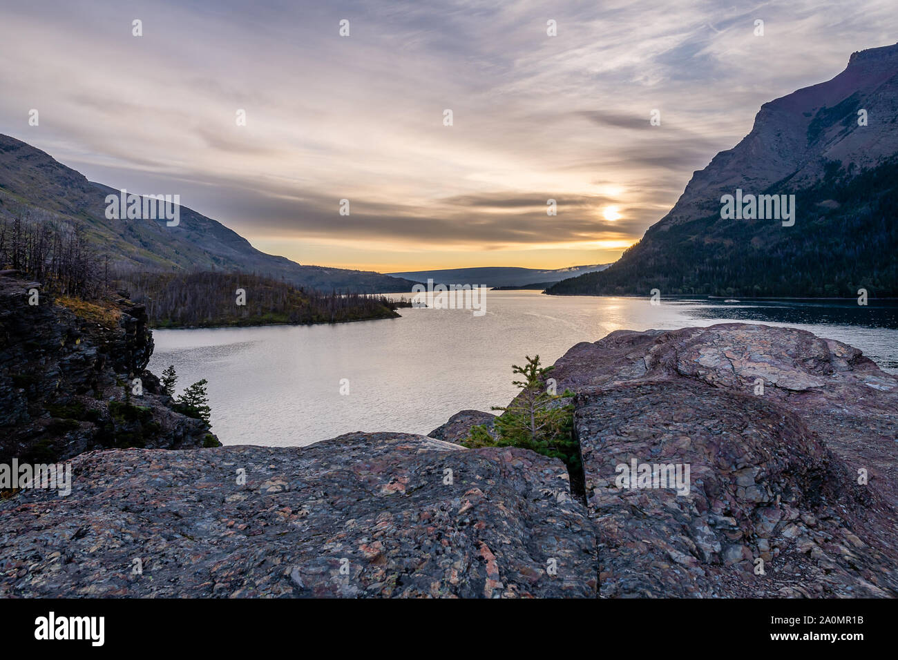 St mary lake trail hi-res stock photography and images - Alamy
