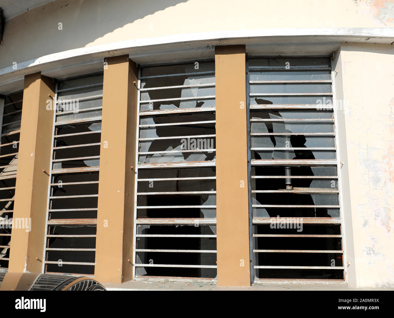 Completely broken window hi-res stock photography and images - Alamy