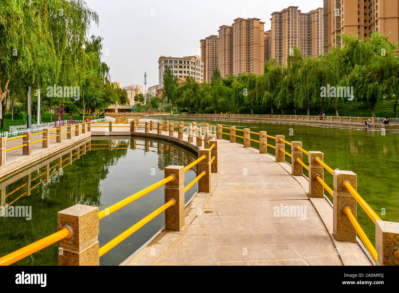 Curvy bridge hi-res stock photography and images - Alamy