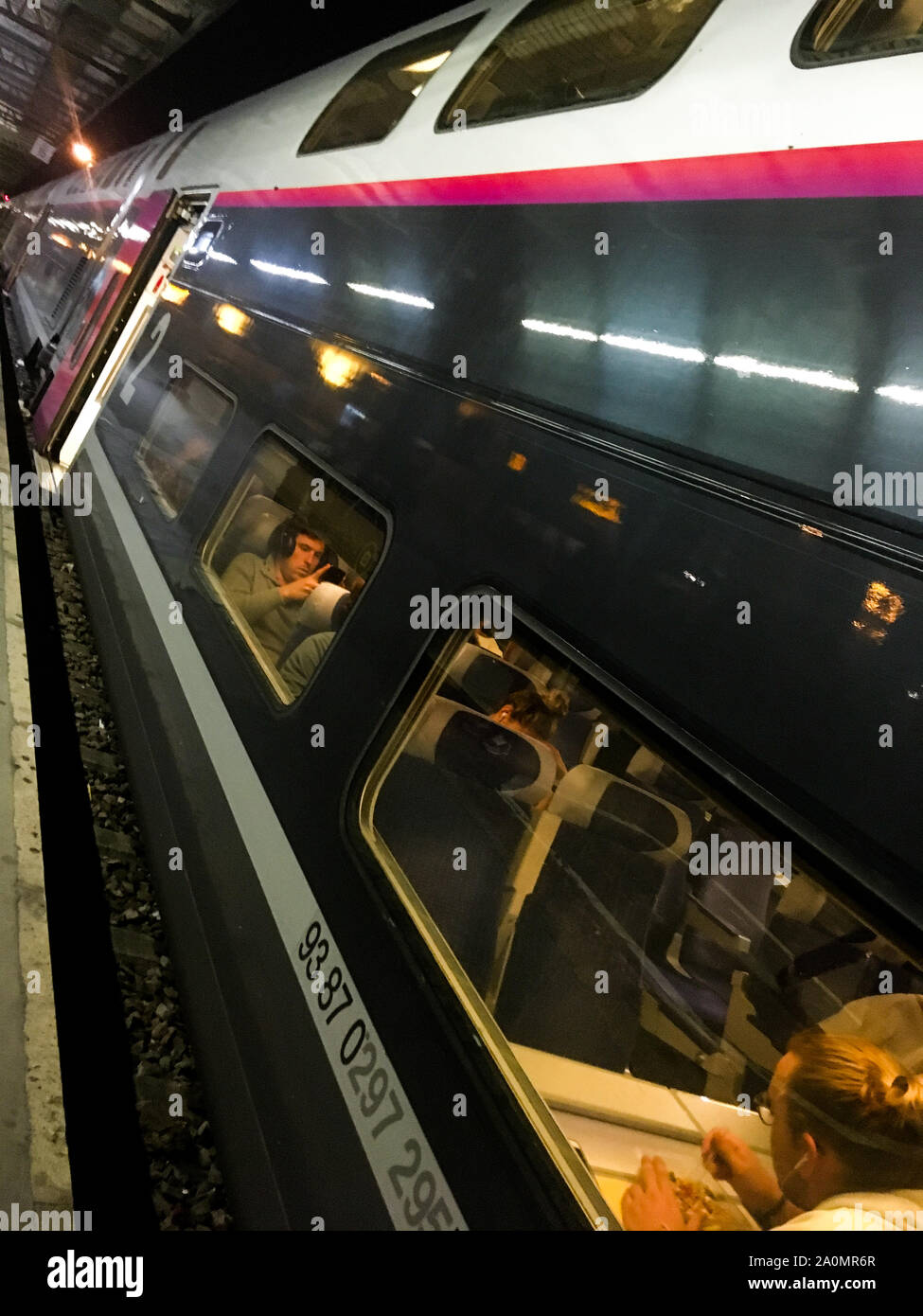 Night train france tgv paris hi-res stock photography and images - Alamy