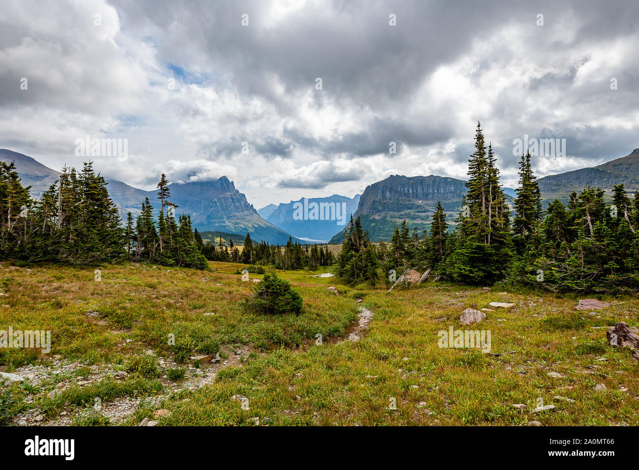 Hidden lake glacier national park hi-res stock photography and images ...