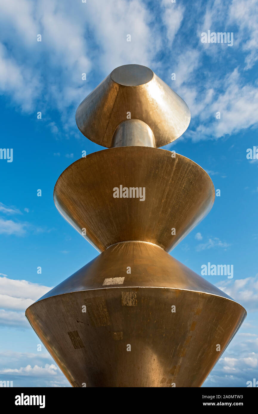 Zarauzko Dama statue by Marcos Hernando, Zarautz, Basque Country, Spain ...