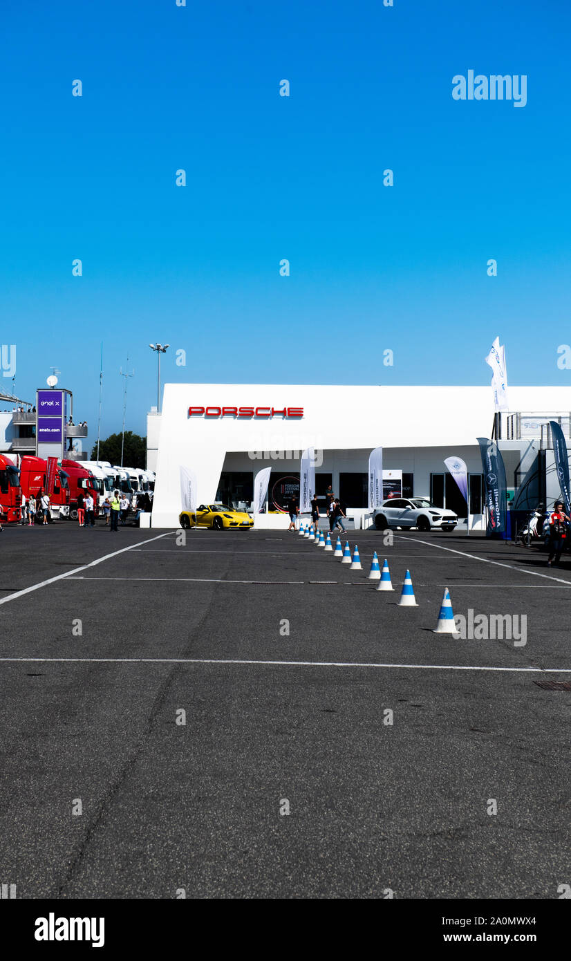 Black and white race car in paddock hi-res stock photography and images ...