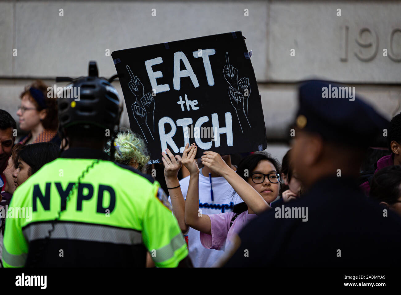 New York City, United States. 20th Sep, 2019. Estimated 250,000 people ...