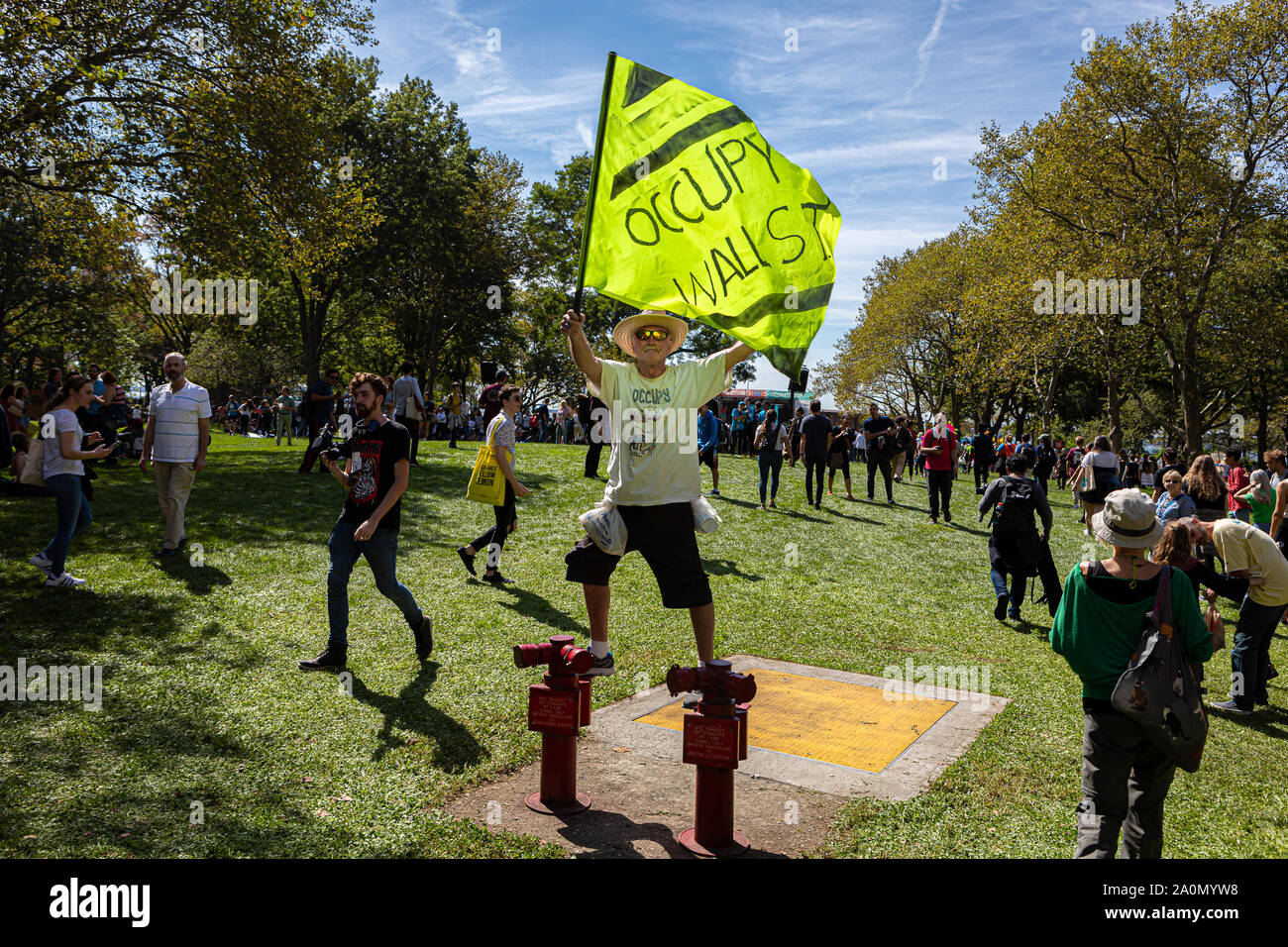 New York City, United States. 20th Sep, 2019. Estimated 250,000 people ...