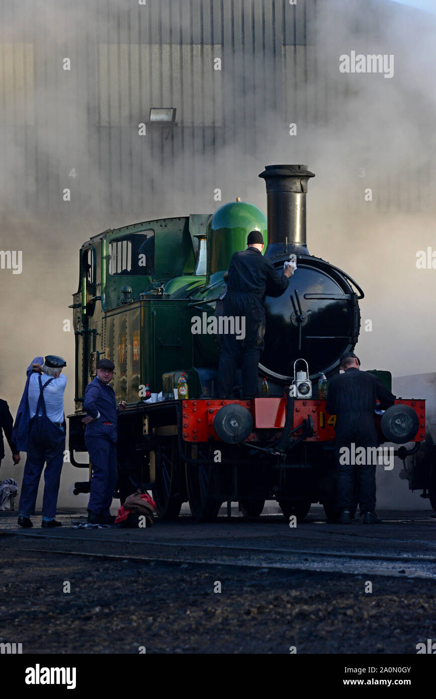 Steam locomotives at night hi-res stock photography and images - Alamy