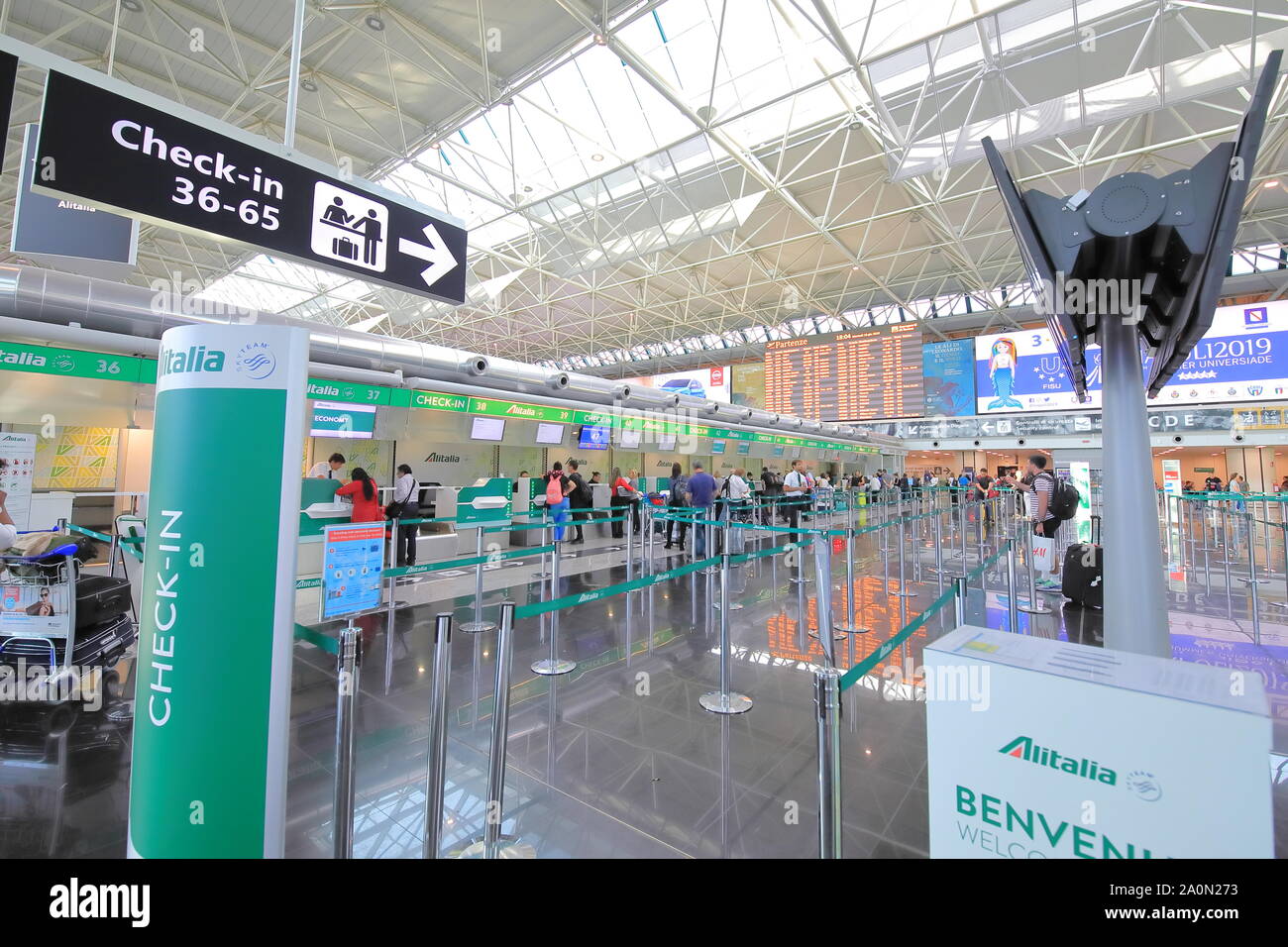 Passengers alitalia check in hi-res stock photography and images - Alamy
