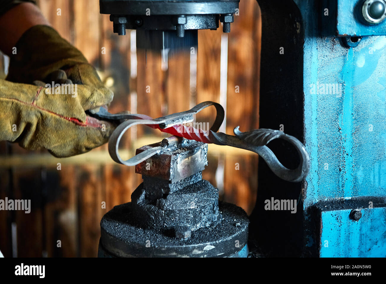 Forging press. Manufacturer of wrought iron decorative items for ...