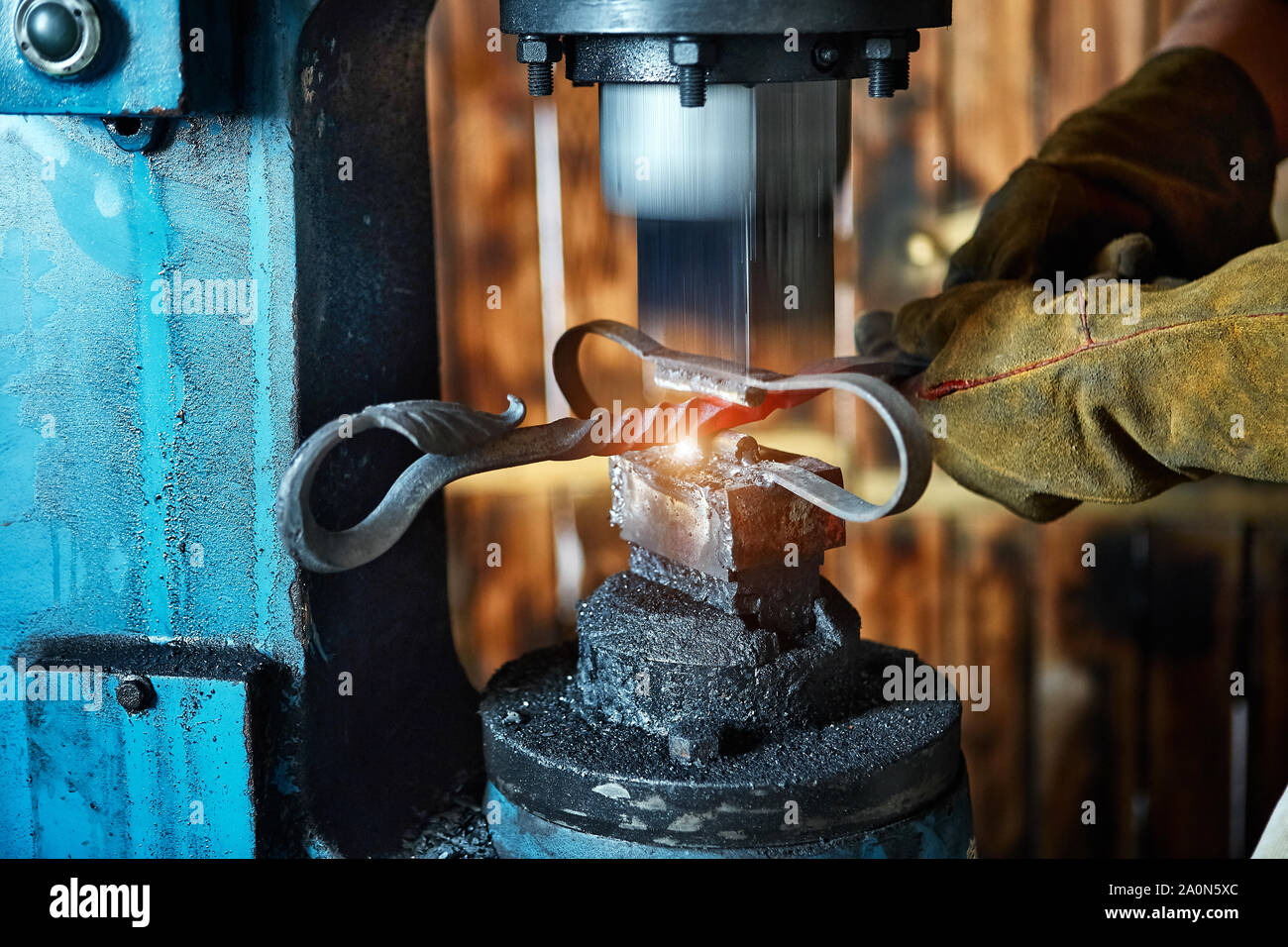 Forging Press High Resolution Stock Photography and Images - Alamy