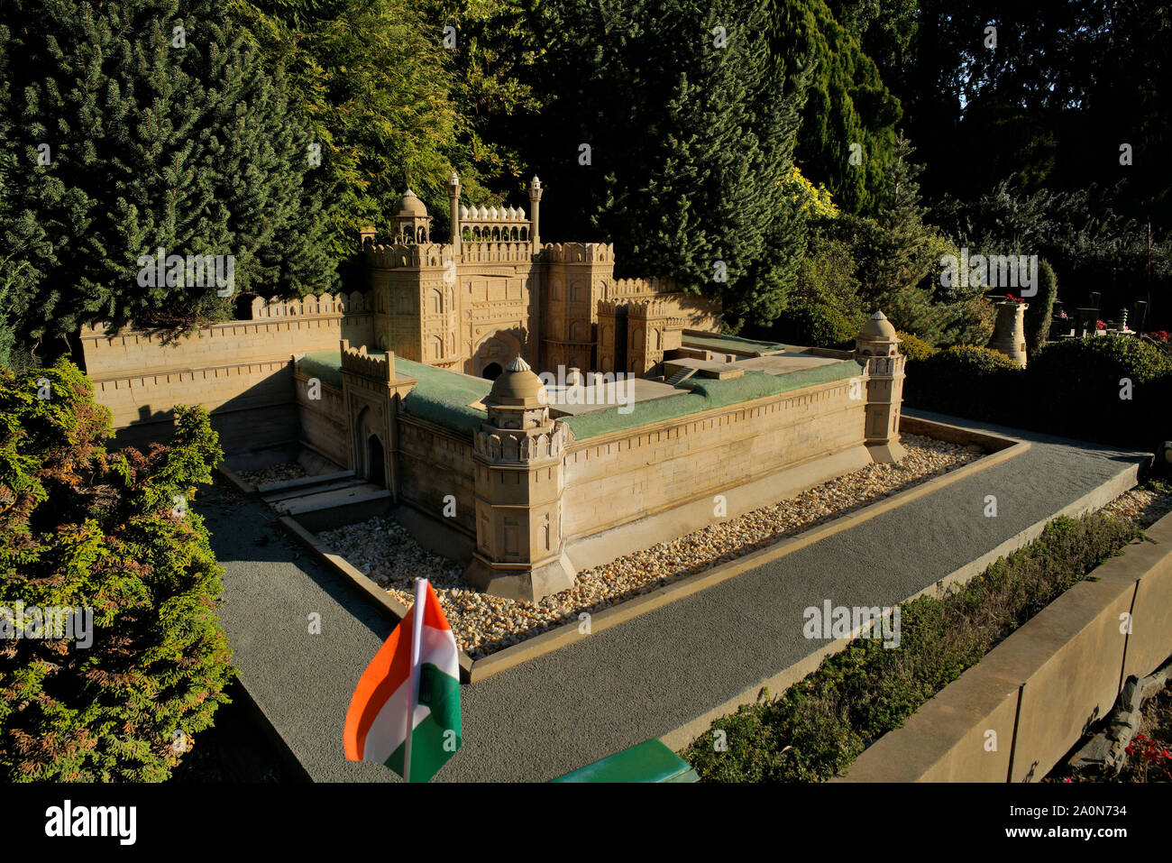 Miniature models of International places of tourists, Cockington Green ...