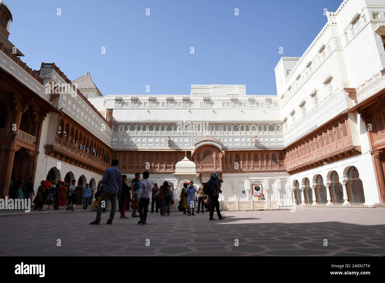 Central atrium hi-res stock photography and images - Alamy