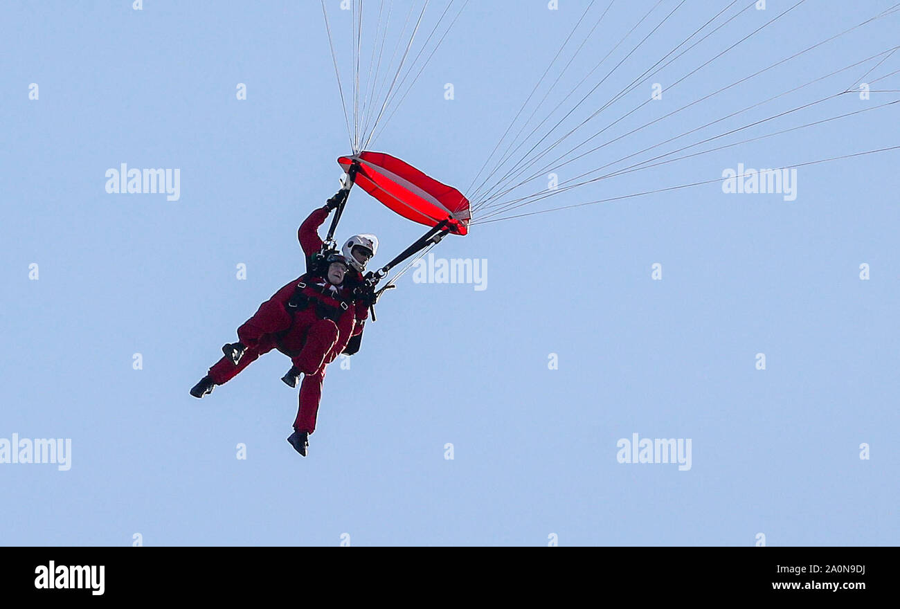 Paratrooper parachute regiment hi-res stock photography and images - Alamy