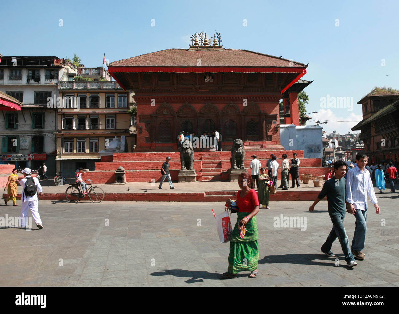 Nepal kathmandu shiva parvati temple durbar hi-res stock photography ...