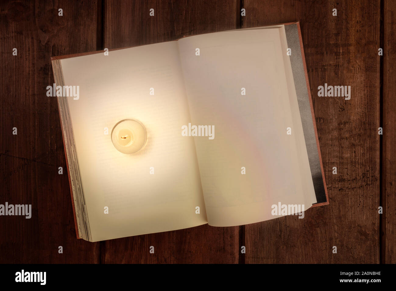 Overhead reading light hi-res stock photography and images - Alamy
