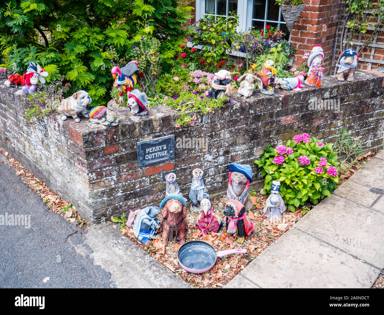 Laleham village hi-res stock photography and images - Alamy
