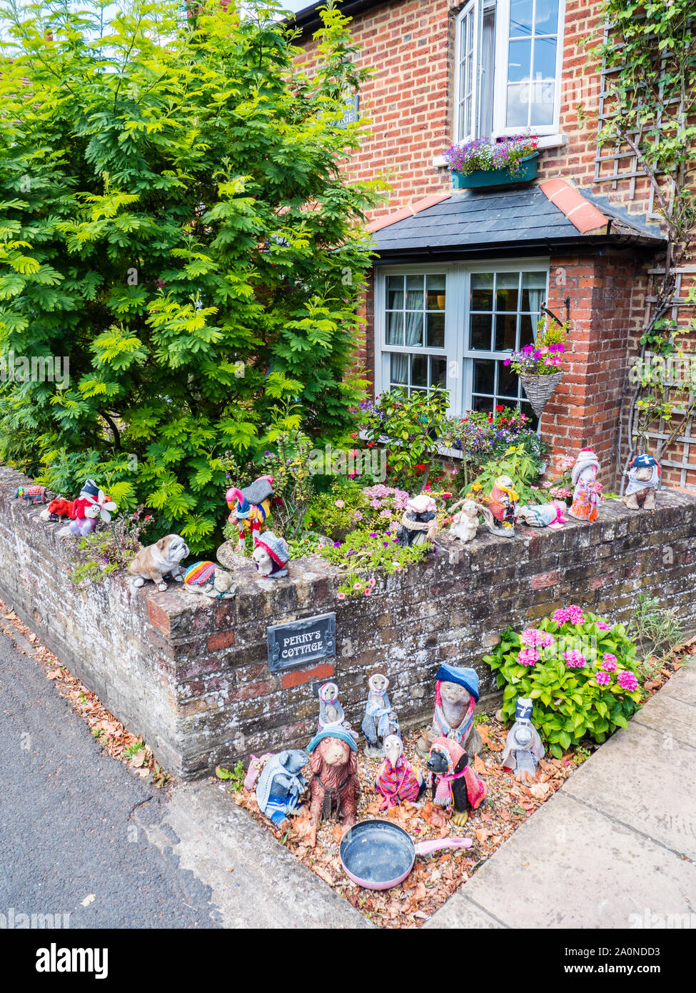 Laleham village hi-res stock photography and images - Alamy