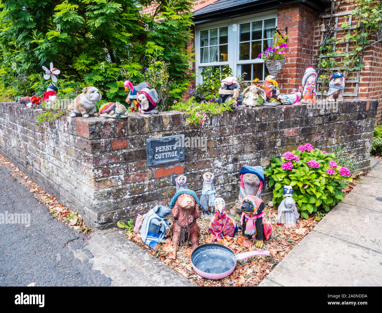 Laleham village hi-res stock photography and images - Alamy