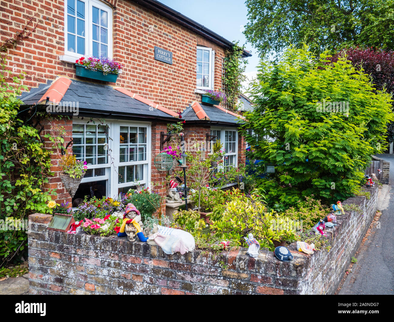 Laleham village hi-res stock photography and images - Alamy