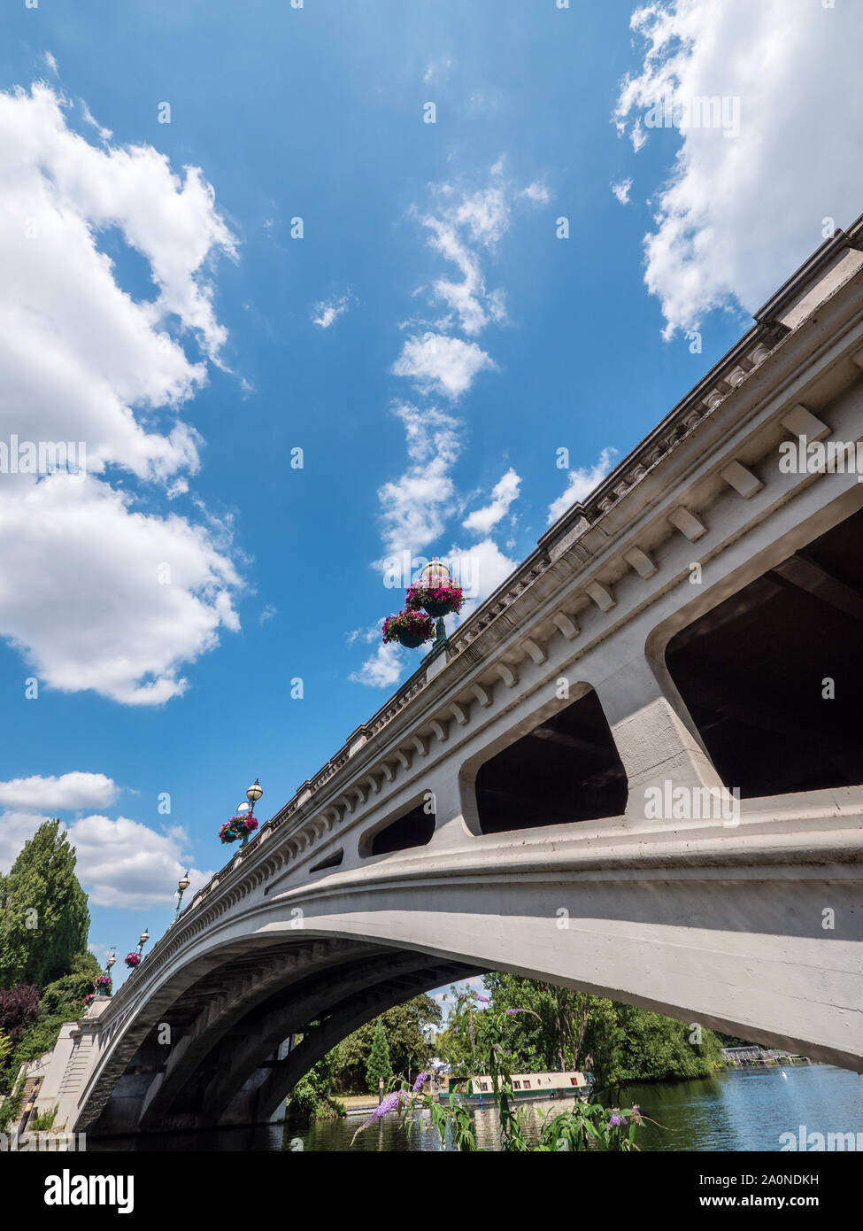 Summer Blue Sky, Reading Bridge, Landscape, Reading, Berkshire, England ...
