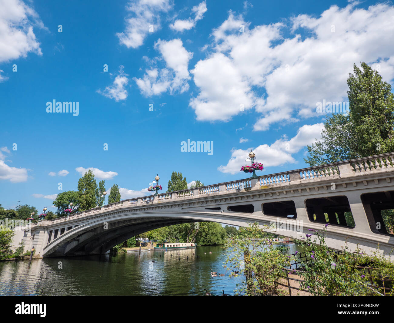 Summer Blue Sky, Reading Bridge, Landscape, Reading, Berkshire, England ...