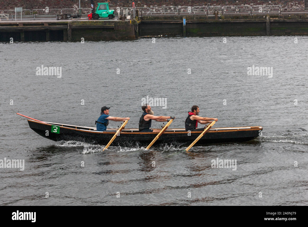 Currach boat race hi-res stock photography and images - Alamy