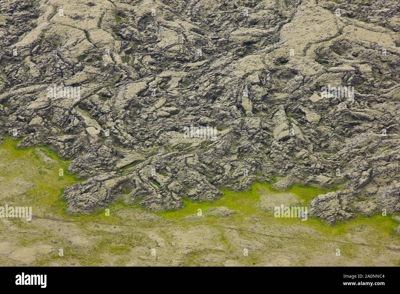Vista aérea de antiguas coladas de lava en el suroeste de Islandia ...