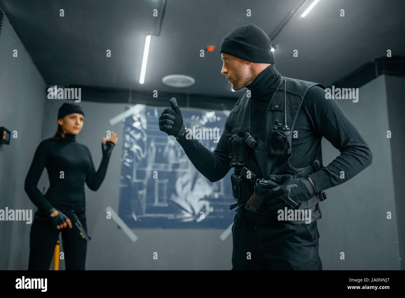 Robbery man hi-res stock photography and images - Alamy