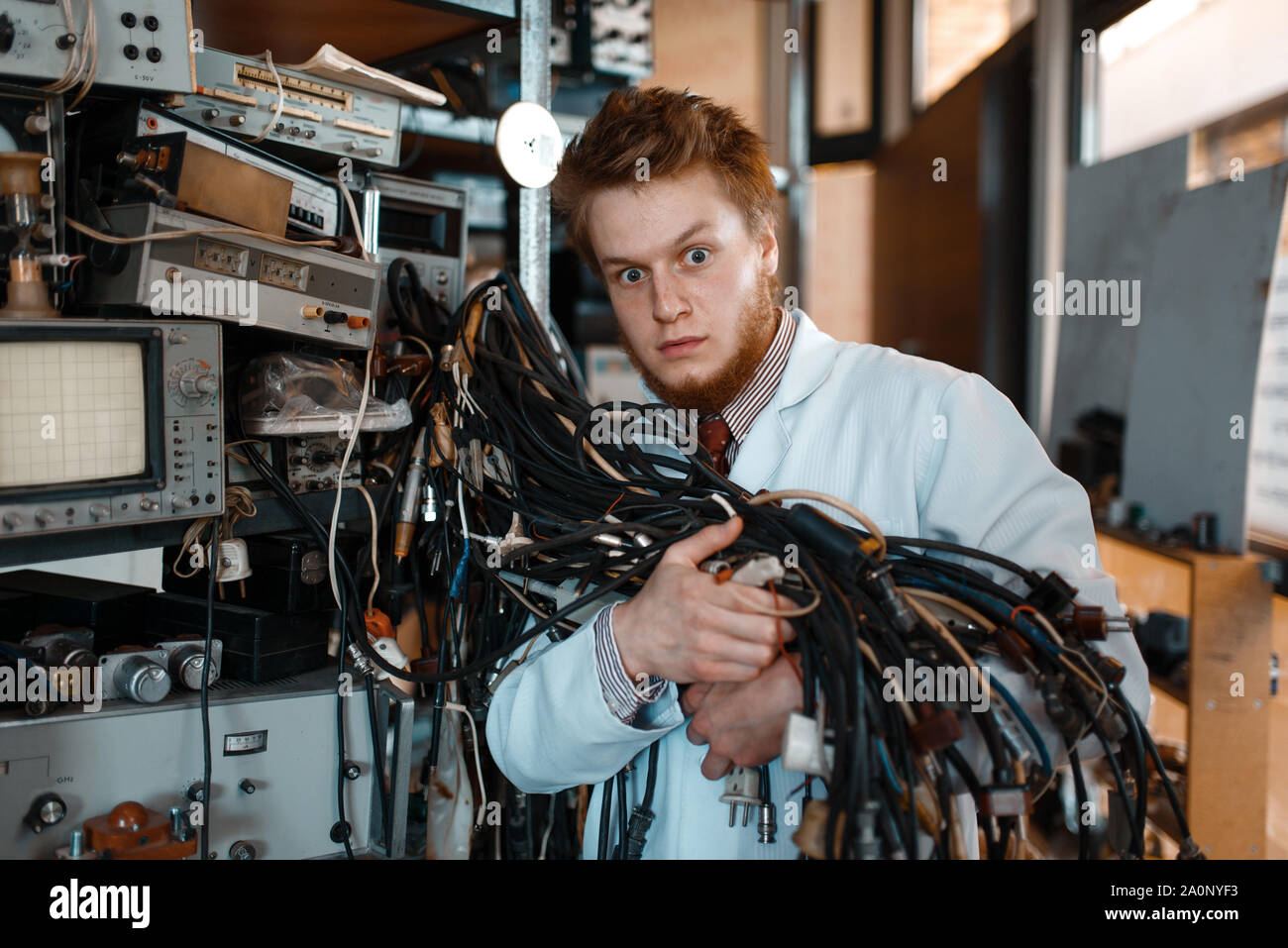 Bunch of wires hi-res stock photography and images - Alamy