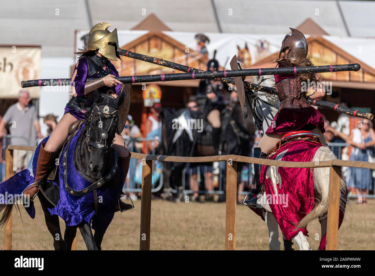 Jousting show hi-res stock photography and images - Alamy