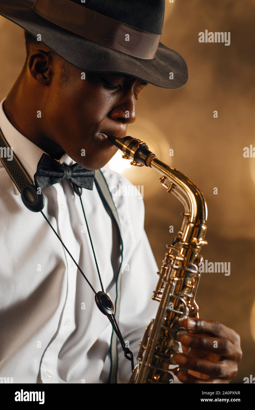 African musician hat hi-res stock photography and images - Alamy