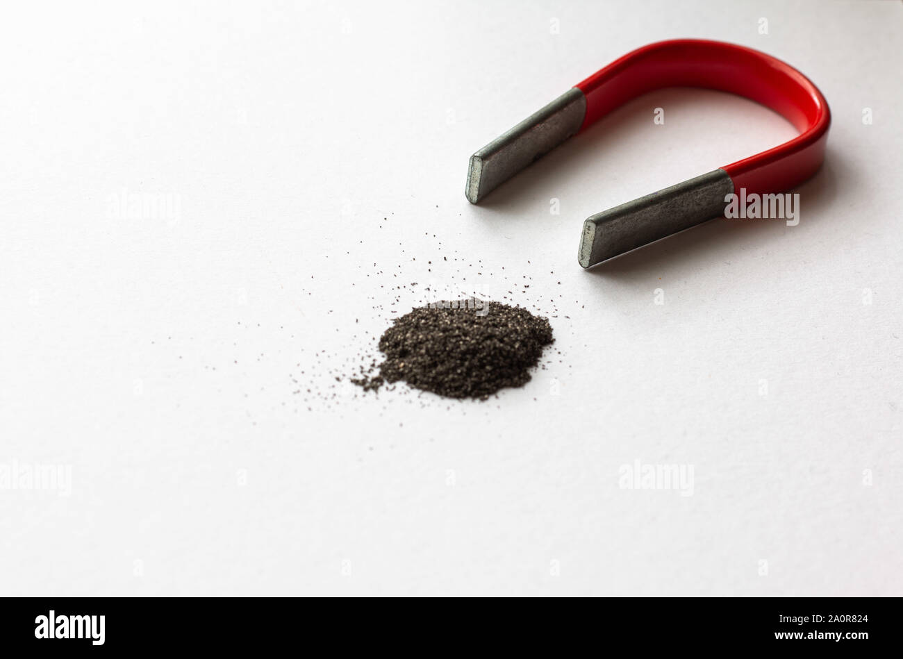 Magnet iron filings hi-res stock photography and images - Alamy