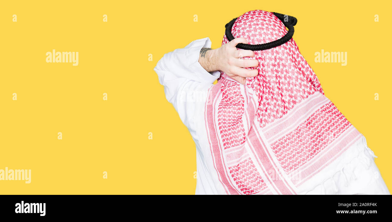 Keffiyeh Head Scarf High Resolution Stock Photography and Images - Alamy
