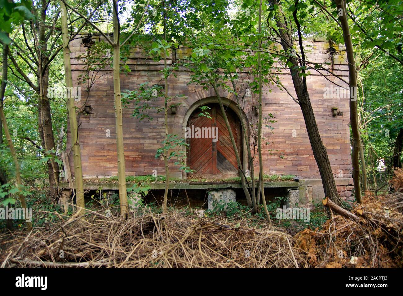 House without roof hi-res stock photography and images - Alamy