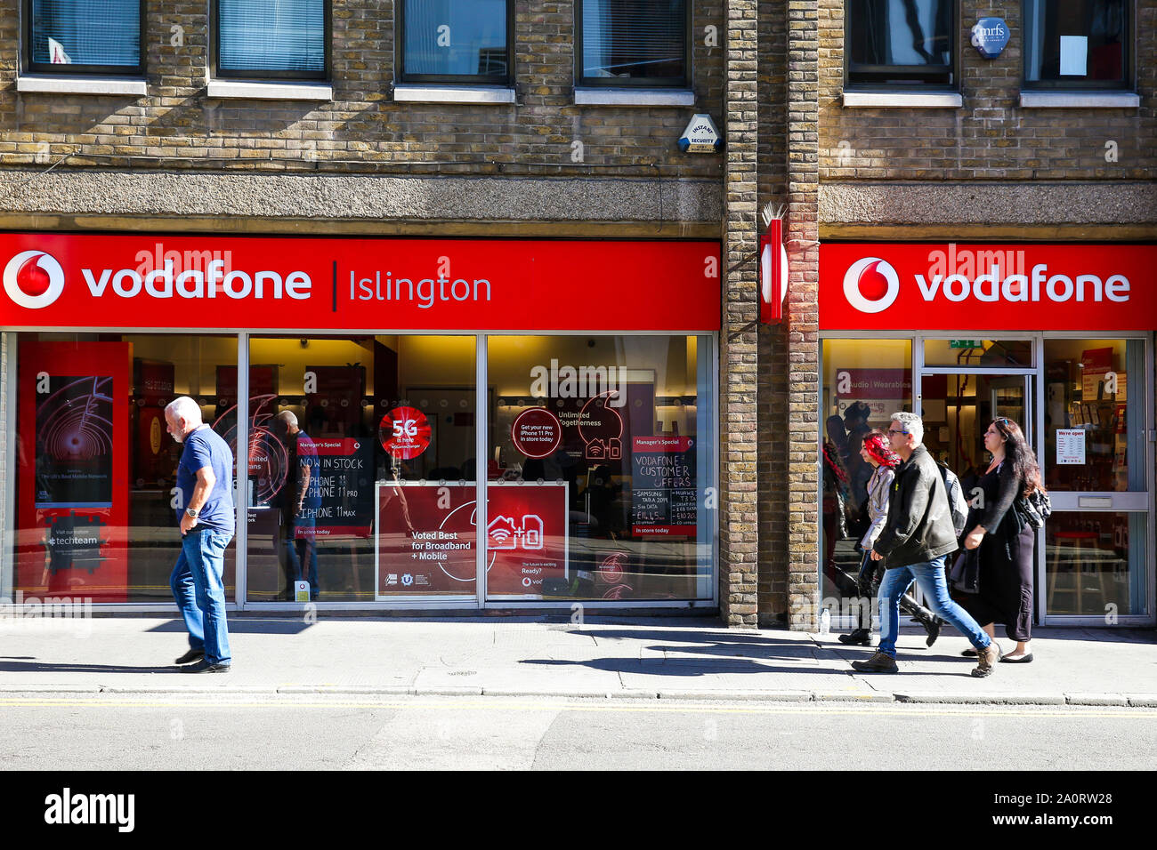 Vodafone uk hi-res stock photography and images - Alamy