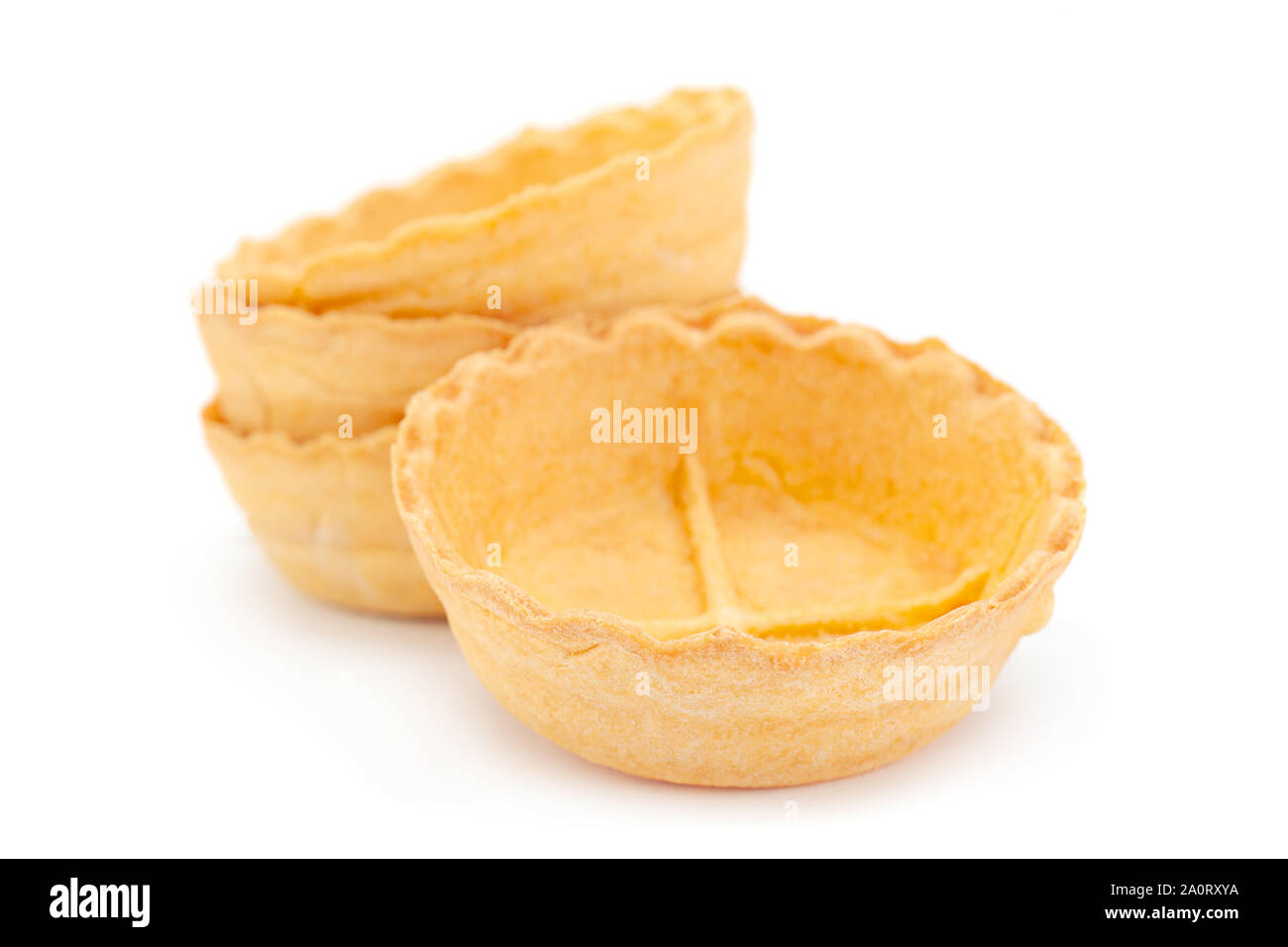 Empty round baked tartlet hi-res stock photography and images - Alamy