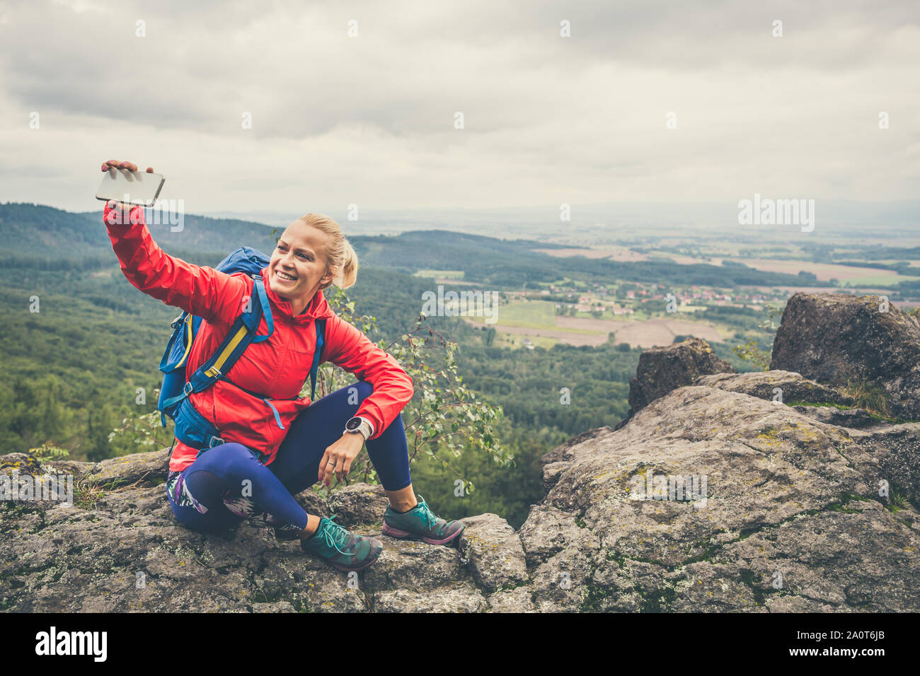 Inspirational smartphone selfie portrait hi-res stock photography and ...