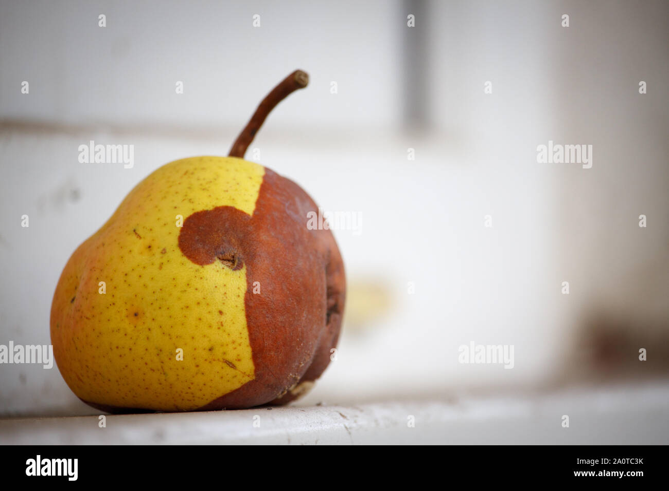 Half of a rotten apple hi-res stock photography and images - Alamy