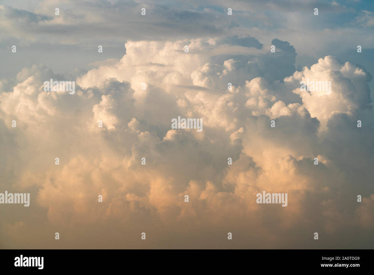 Dramatic air hi-res stock photography and images - Alamy