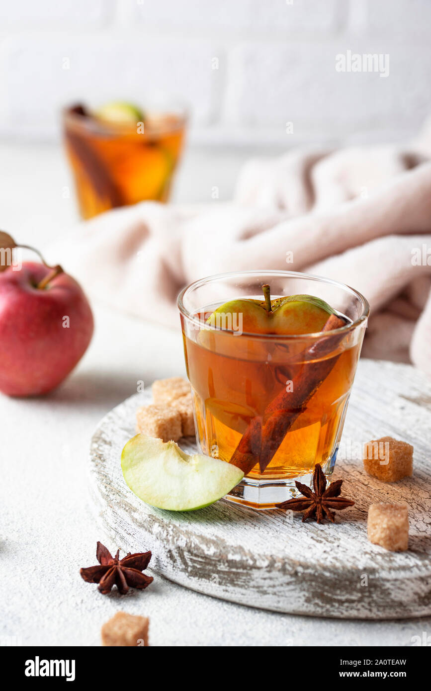 Spicy apple cider, autumn drink Stock Photo - Alamy