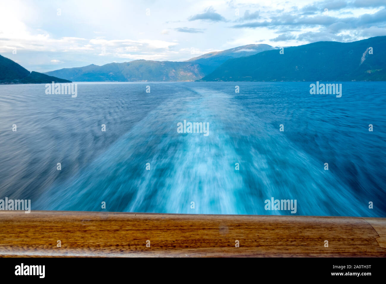 Ship wake behind sailing ship hi-res stock photography and images - Alamy