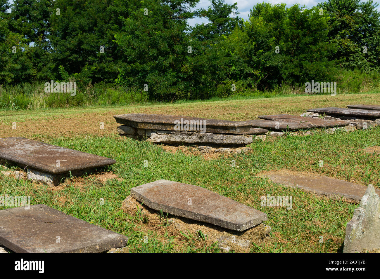 Battlefield graveyard hi-res stock photography and images - Alamy
