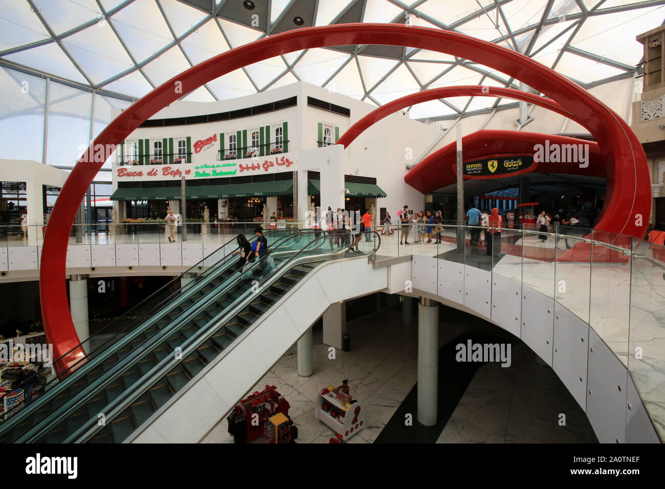 Centre commercial. Ferrari Experience. Abou Dhabi. Emirats Arabes Unis ...