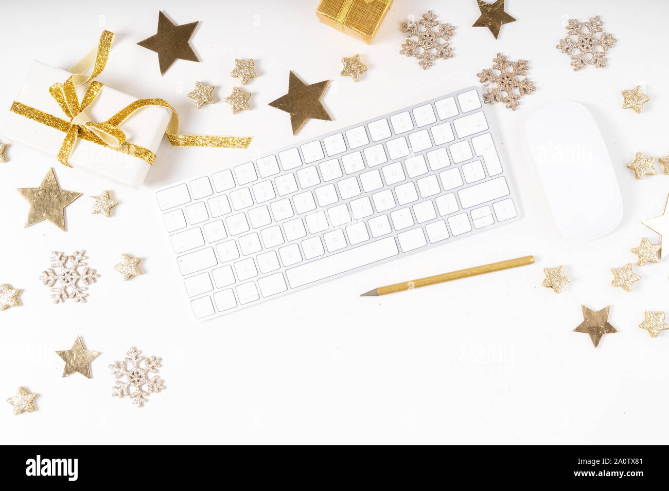 Christmas home office desk Stock Photo - Alamy