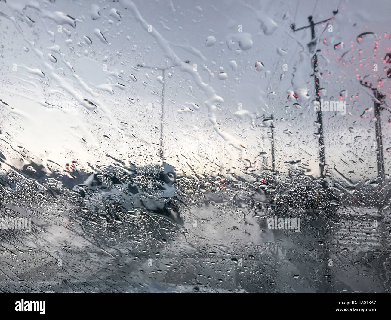 Rain on car hi-res stock photography and images - Alamy