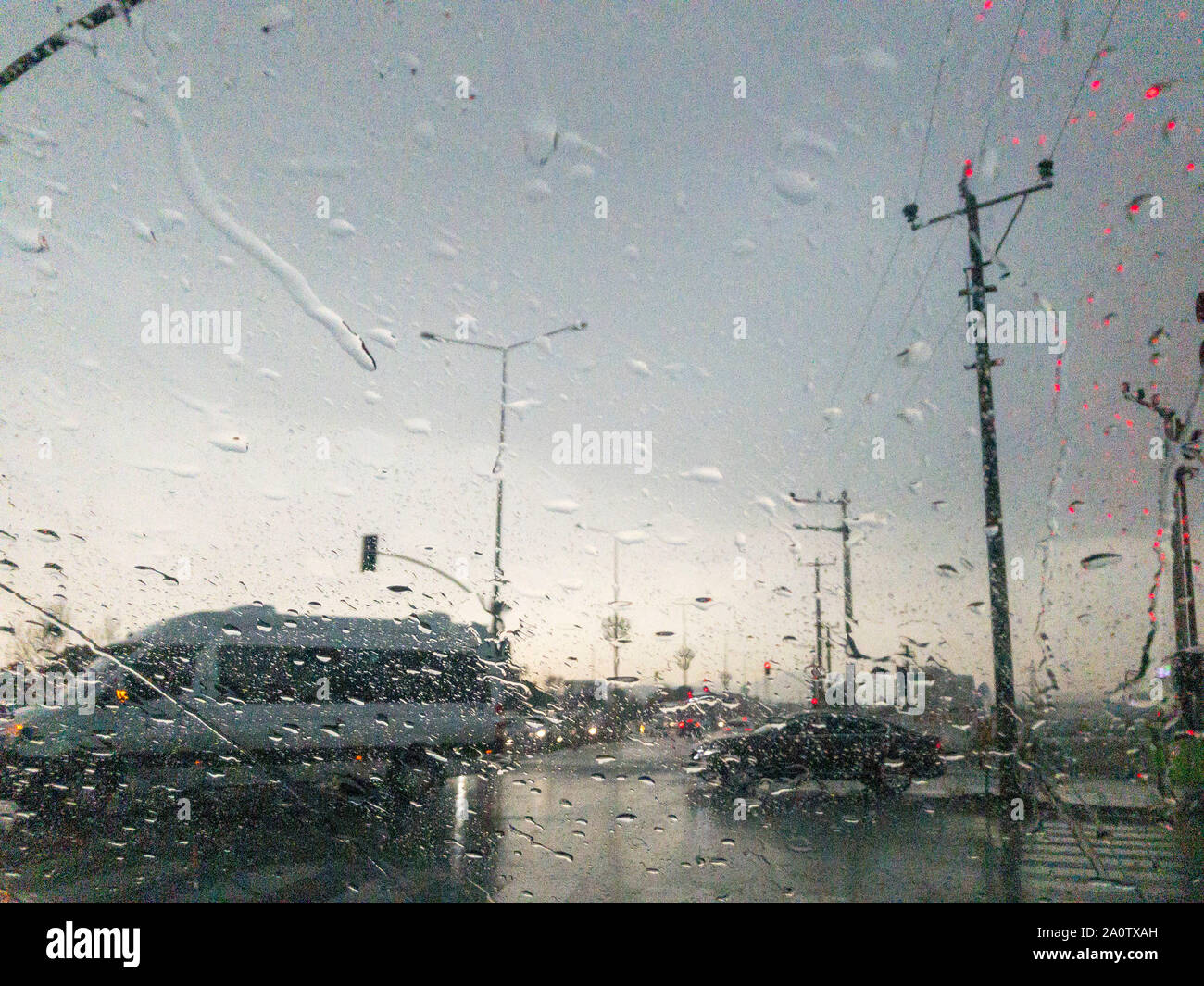 Rain on car hi-res stock photography and images - Alamy