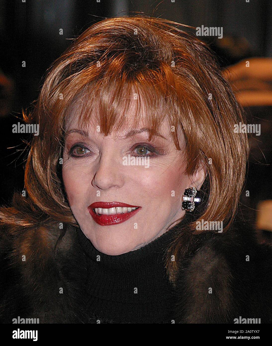 Joan Collins, 2002, Photo By John Barrett/PHOTOlink Stock Photo - Alamy